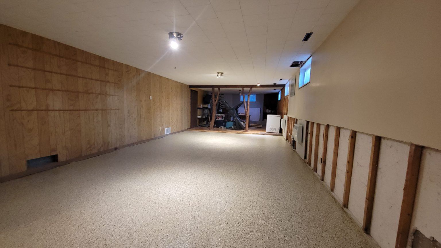 Plancher époxy sous-sol : Une solution durable et esthétique